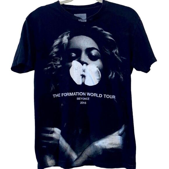 Tops | Beyonce The Formation World Tour Queen Bee 216 Concert Band Tee ...